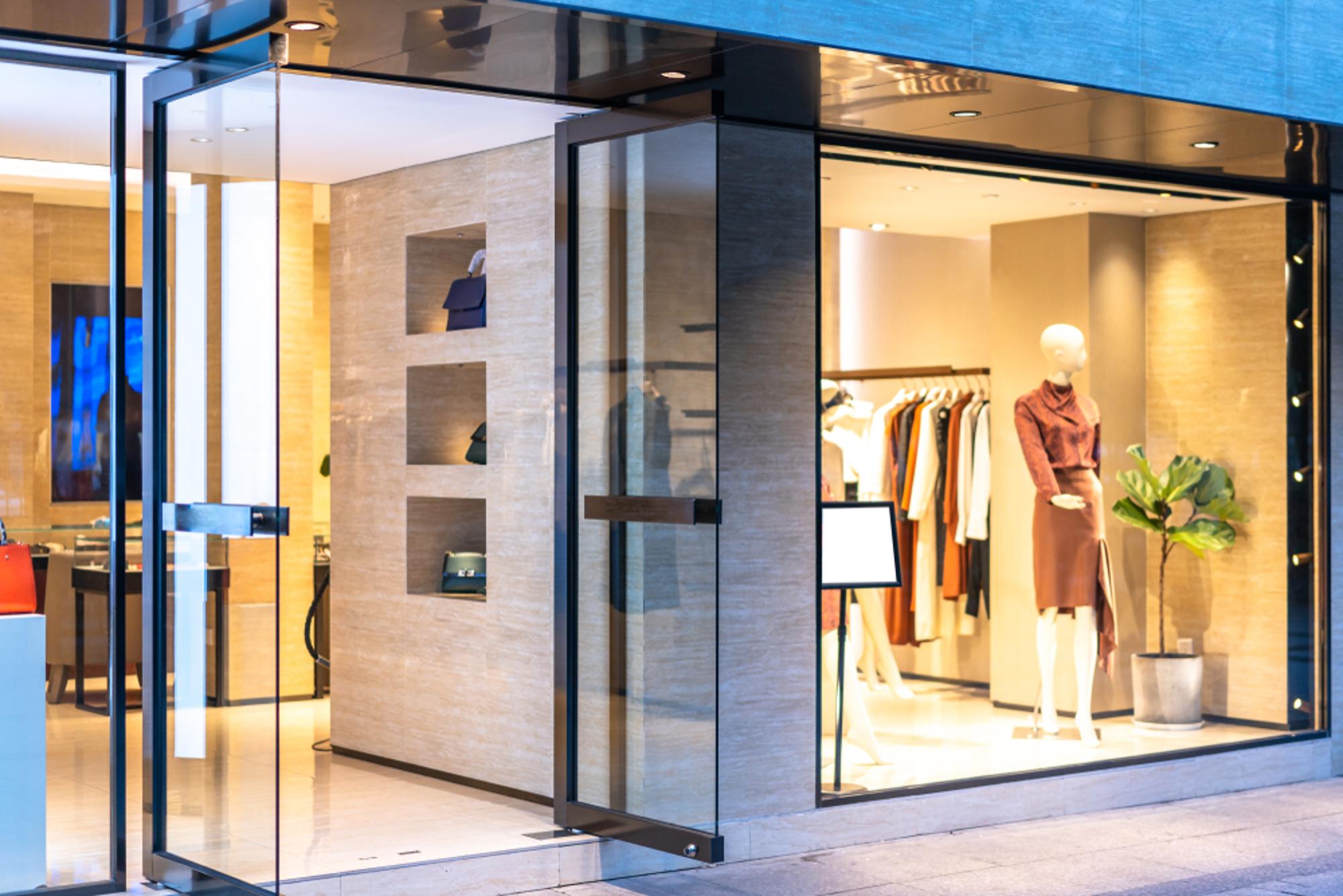 GENF: HYPER-INNENSTADT, BOUTIQUE-STANDORT NR. 1 ZU ÜBERNEHMEN