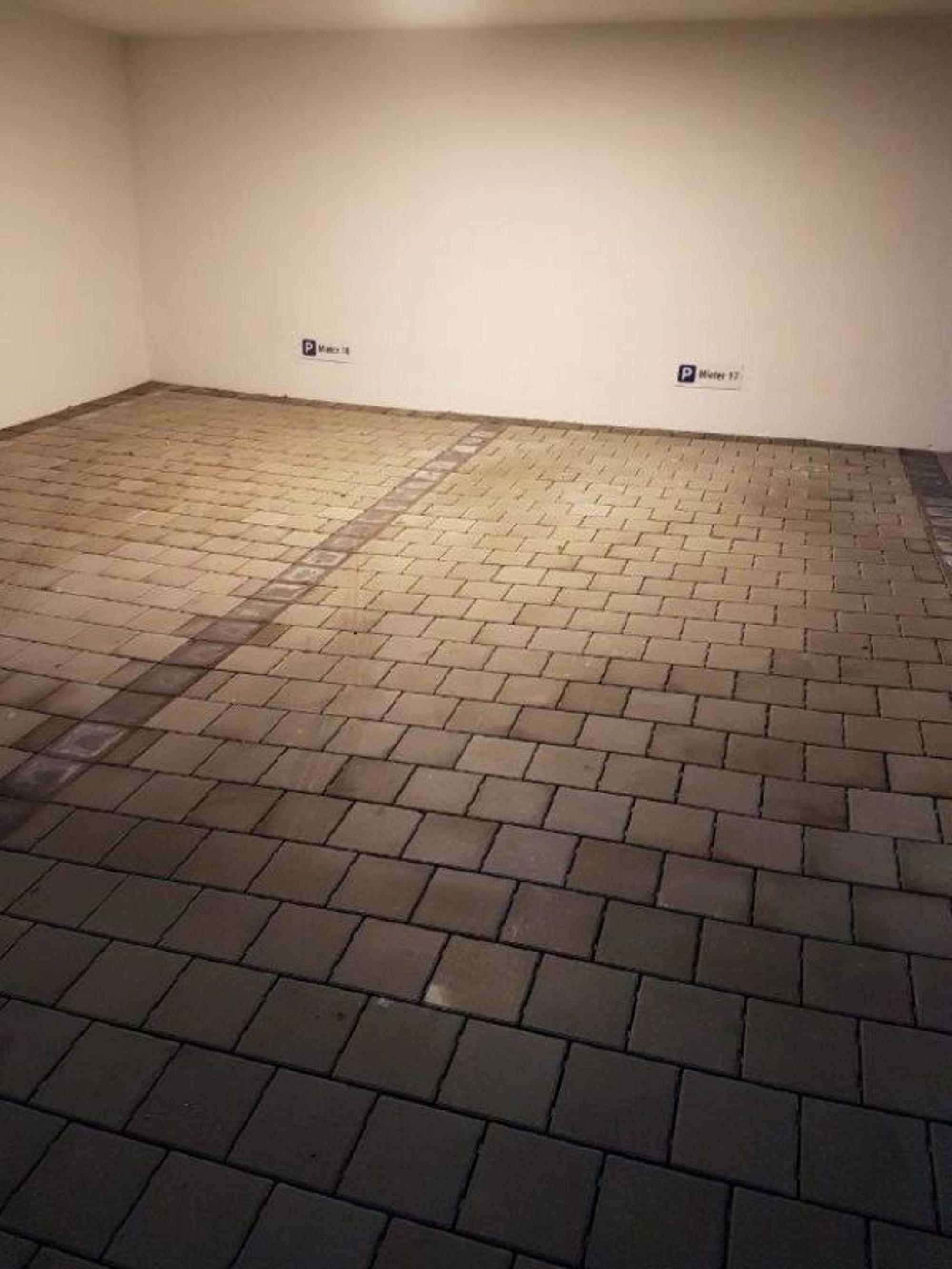 Open slot - in Riedistrasse 2 - for CHF 95