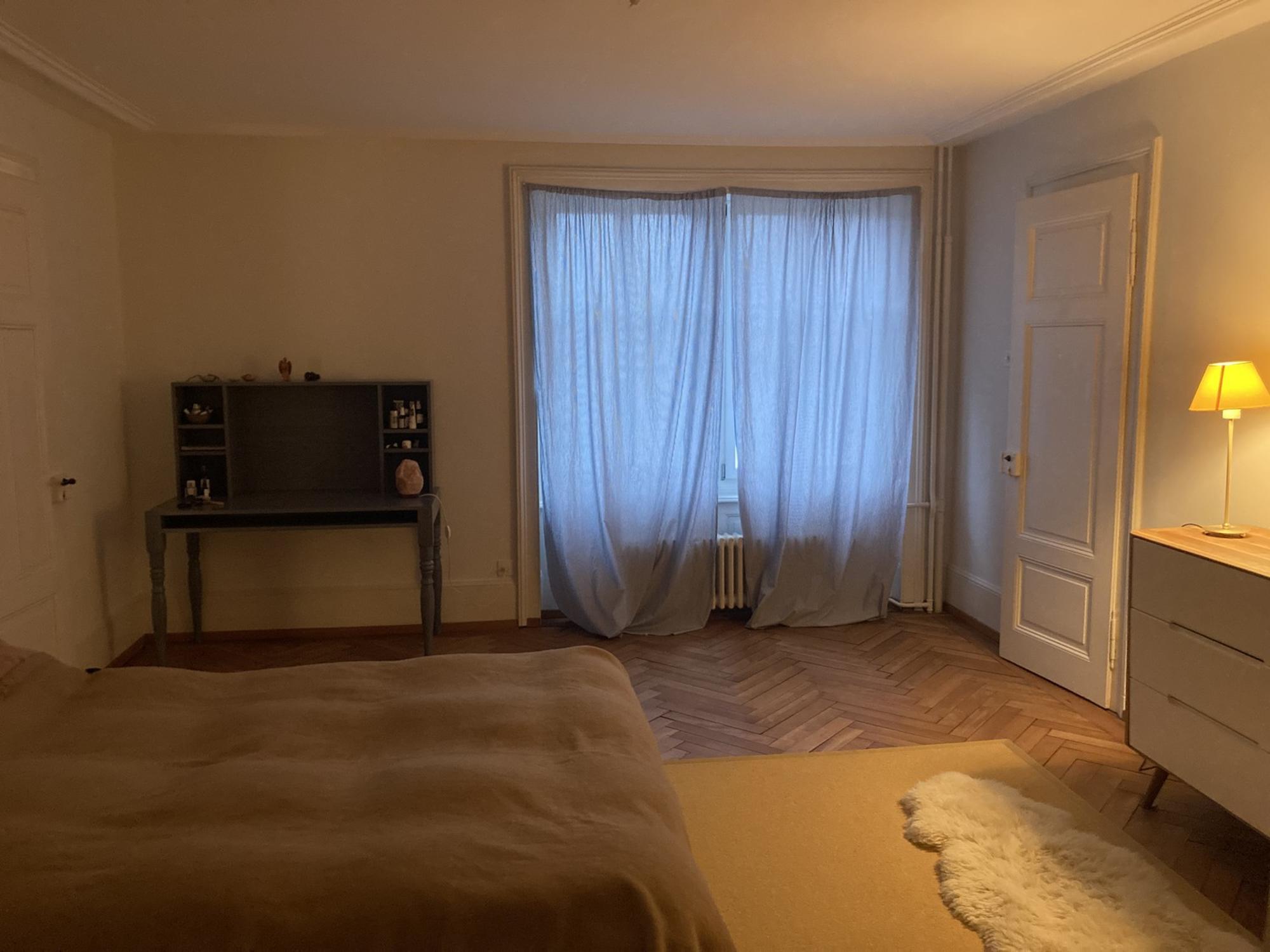 5 rooms - Apartment - for CHF 2460 - 130 m² - Floor: 3