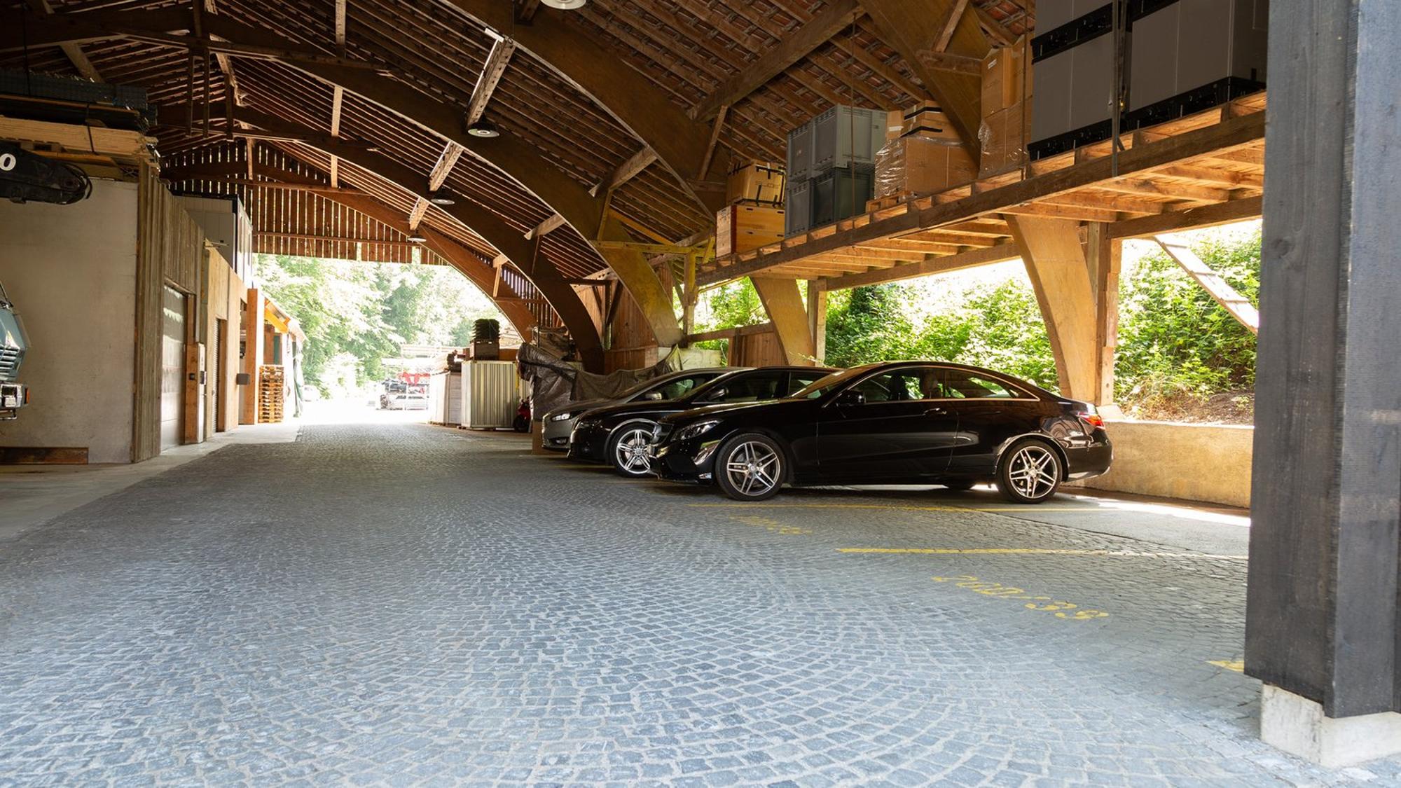 Covered slot - in Edikerstrasse 20D - for CHF 130
