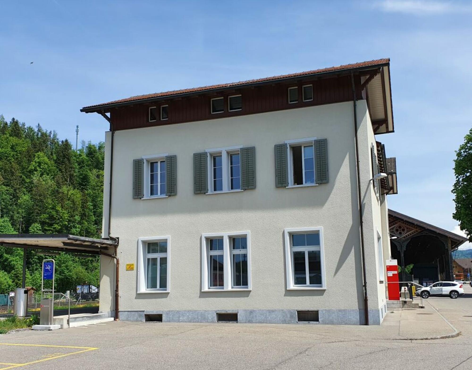 Interesting rental space at Bauma train station