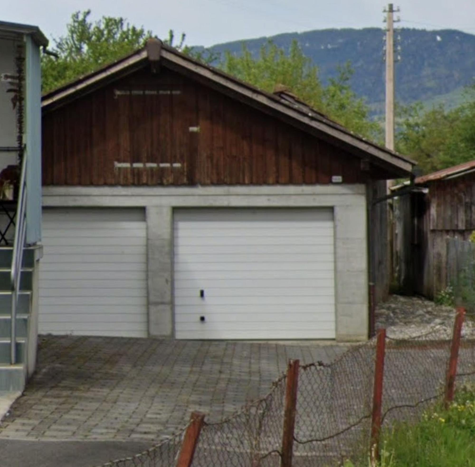 Storage box with electric gate