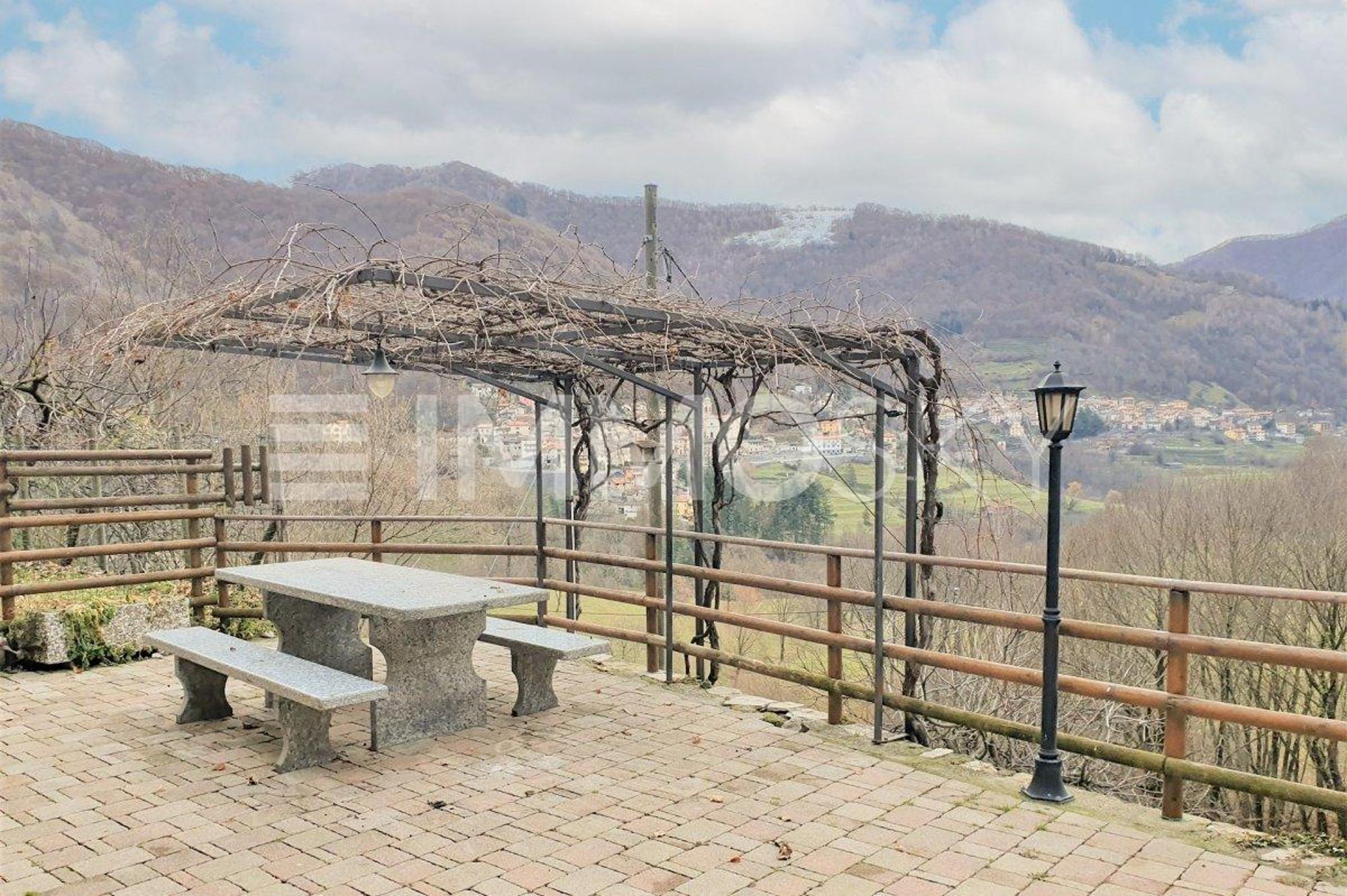 Maison - 4½ pièces - à Auf Anfrage 1 - pour CHF 380000 - 142 m²