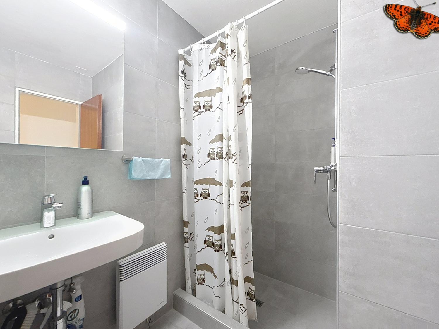 4½ rooms - Apartment - in Chemin de la Redoute 6 - for CHF 2030 - 120 m² - Floor: 1