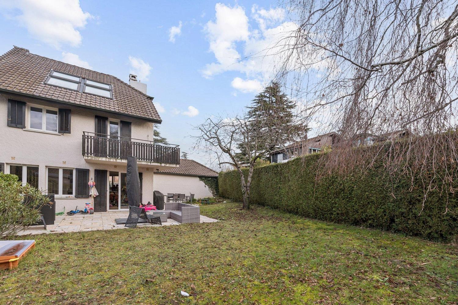 Maison contiguë - 7 pièces - pour CHF 2150000 - 160 m²