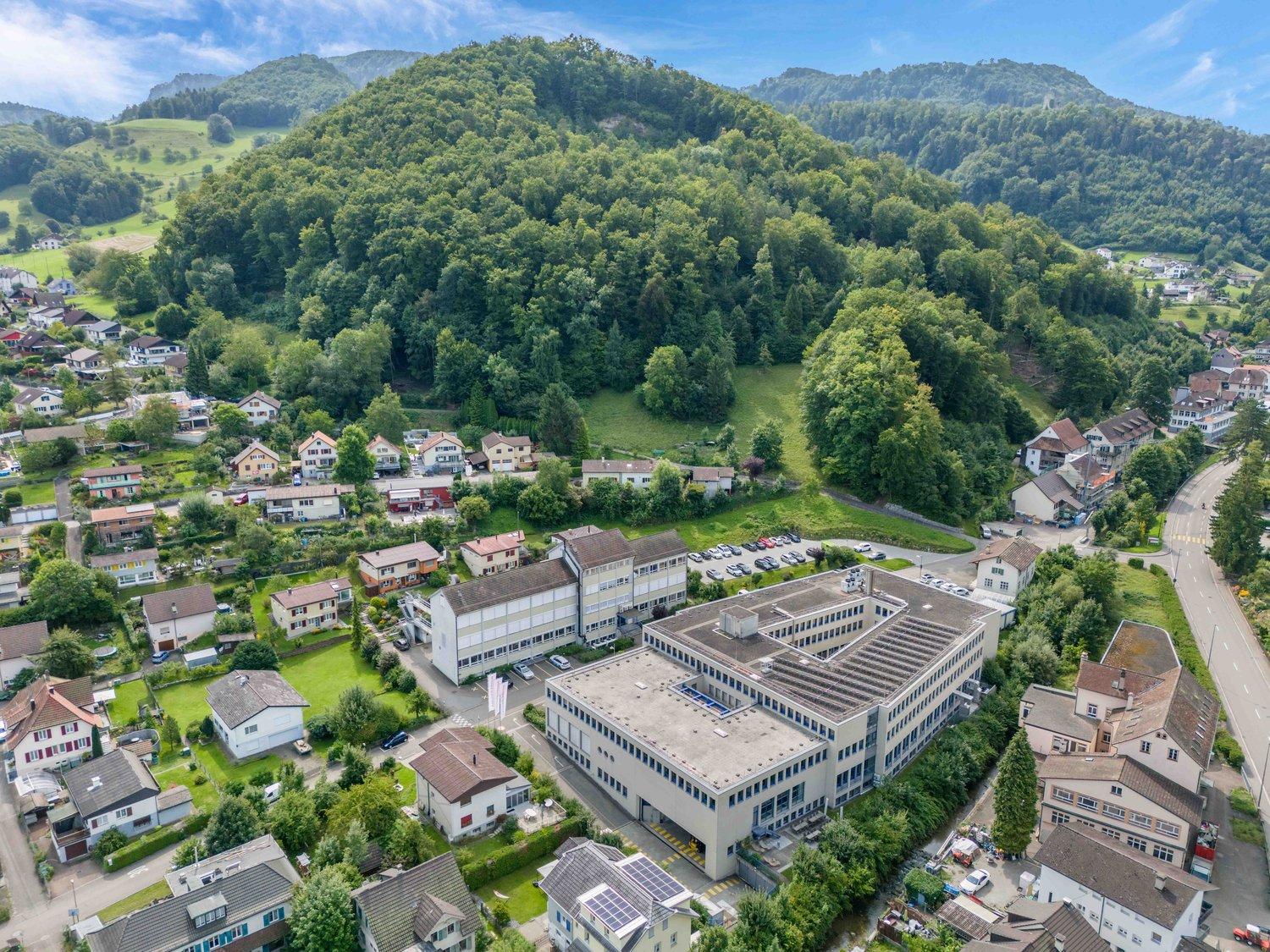 Commercial property in Oberdorf (BL) with secured temporary rent back