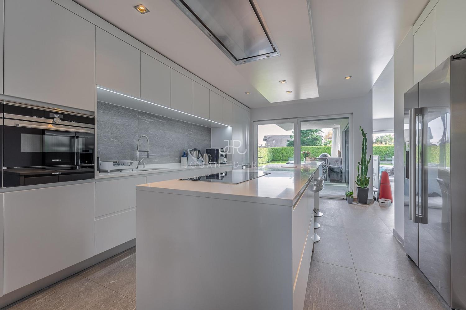 Maison contiguë - pour CHF 3250000 - 180 m²