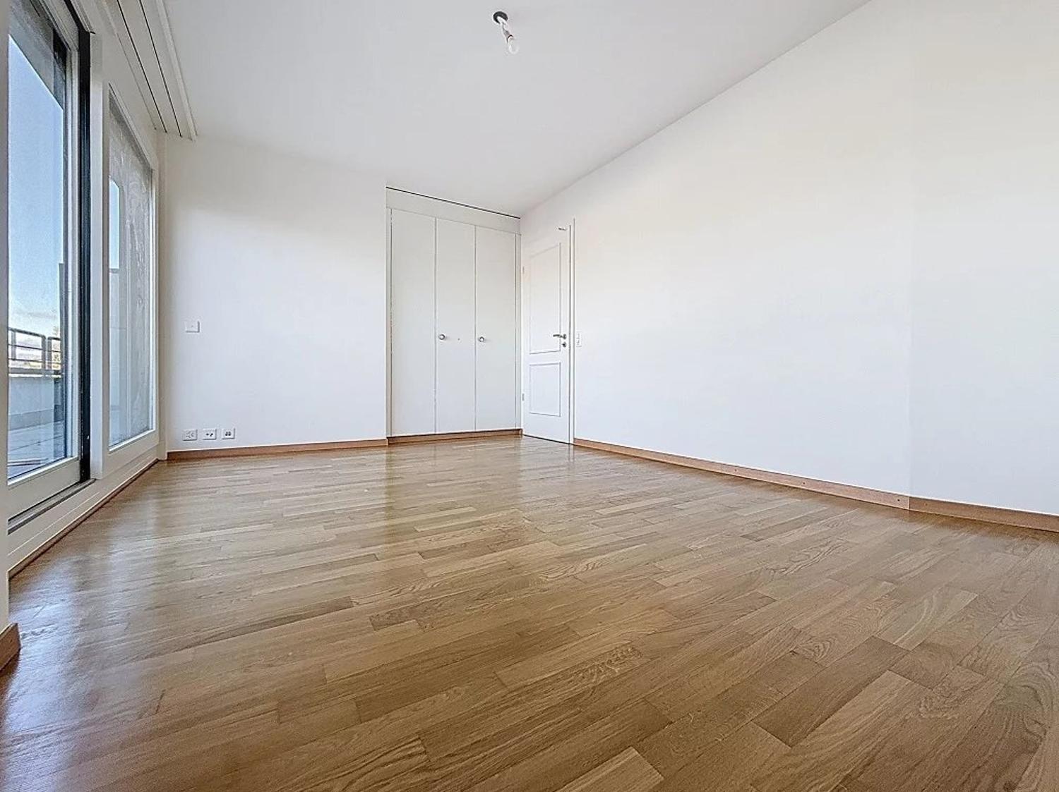 4 Zimmer - Attikawohnung - in Rue Adrien-Lachenal 15 - für CHF 4620 ...