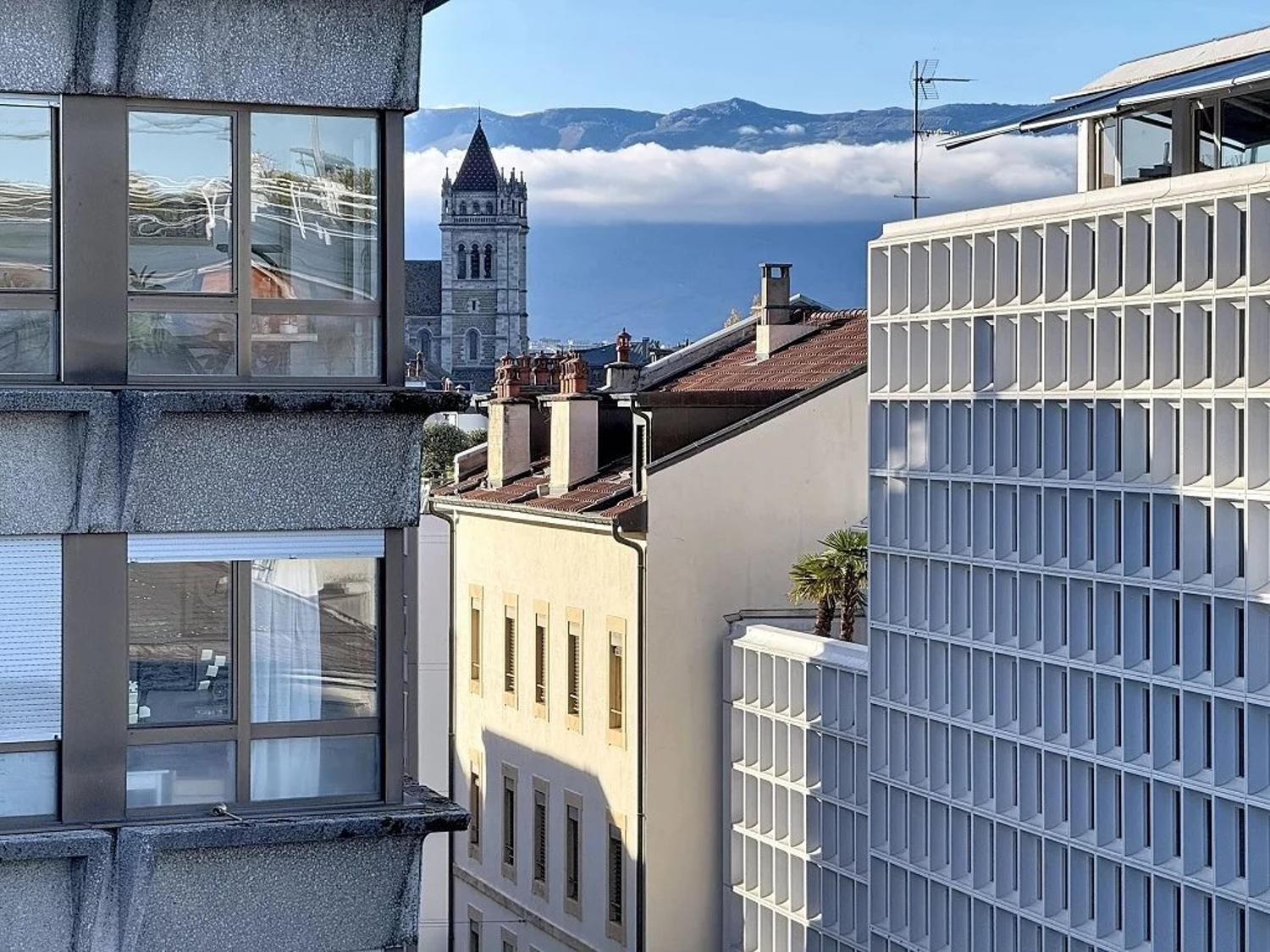 4 Zimmer - Attikawohnung - in Rue Adrien-Lachenal 15 - für CHF 4620 ...