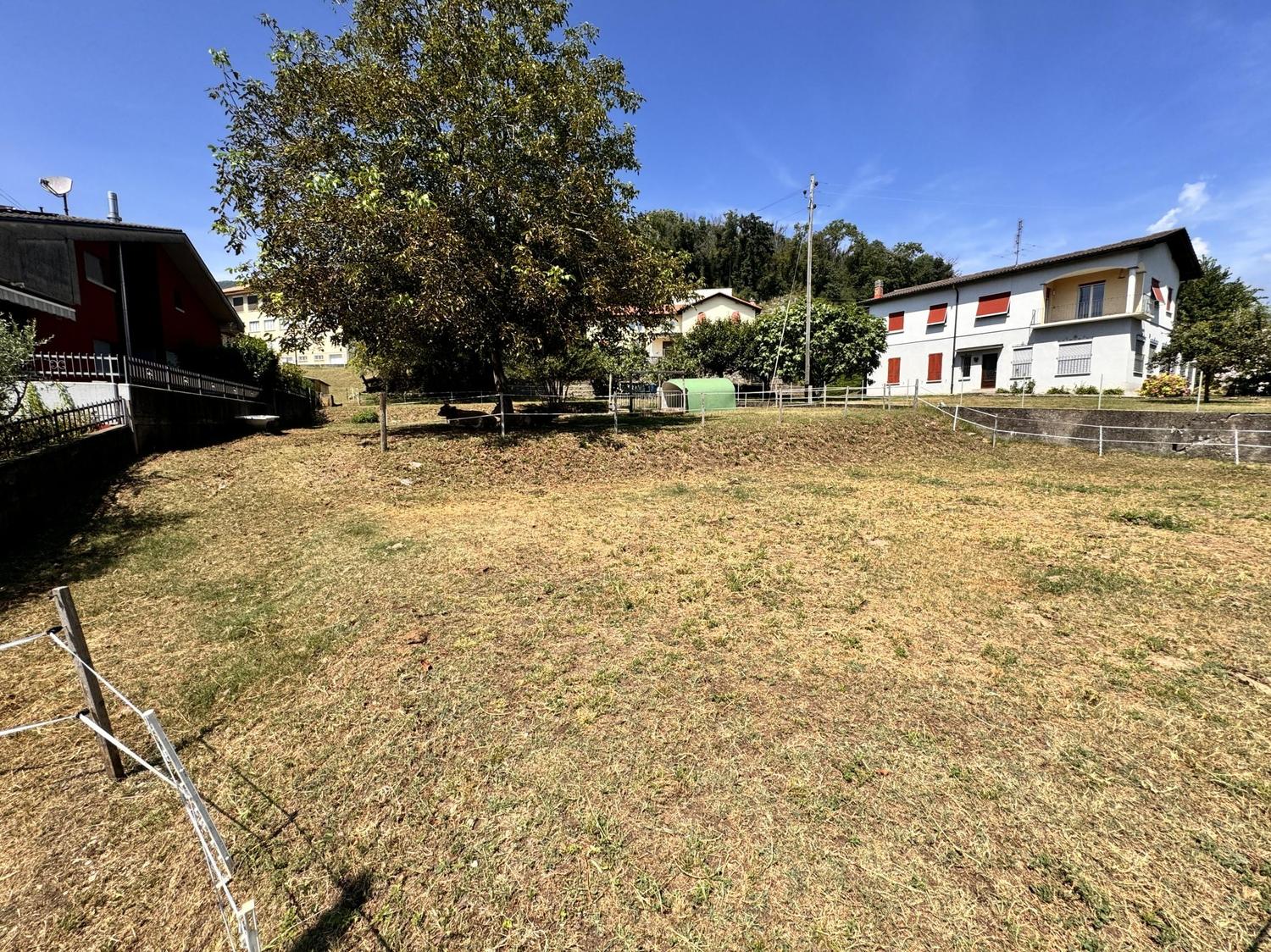 522 sqm land with pre-approved project in Arzo