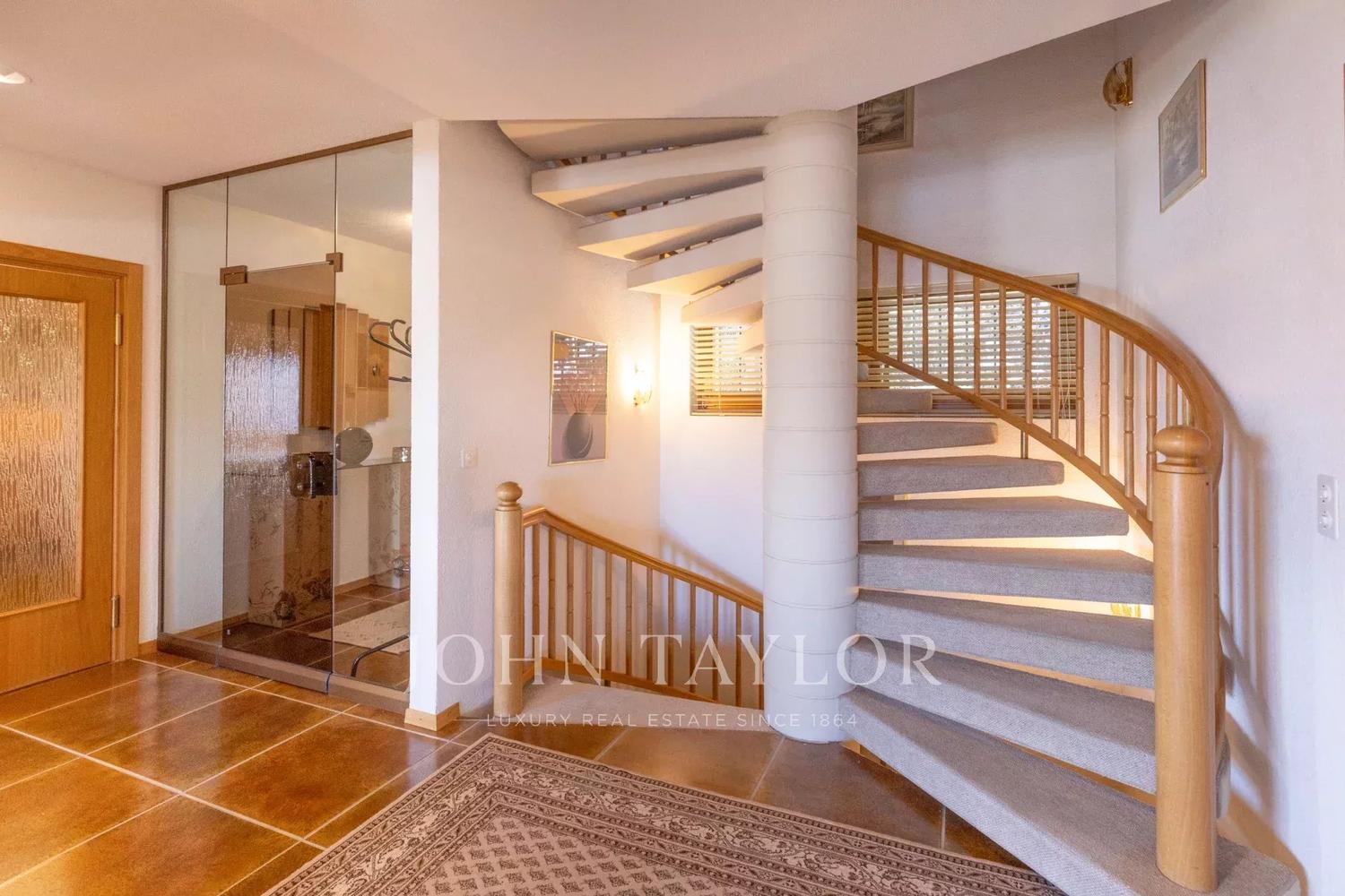 9 Zimmer - Chalet - für CHF 3490000 - 368 m²