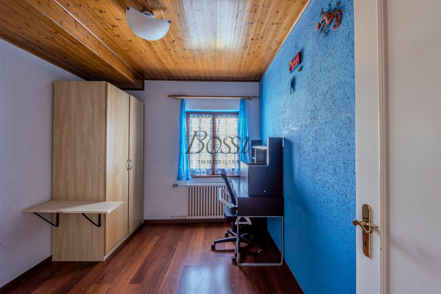 Maison contiguë - 8 pièces - pour CHF 1590000 - 180 m²