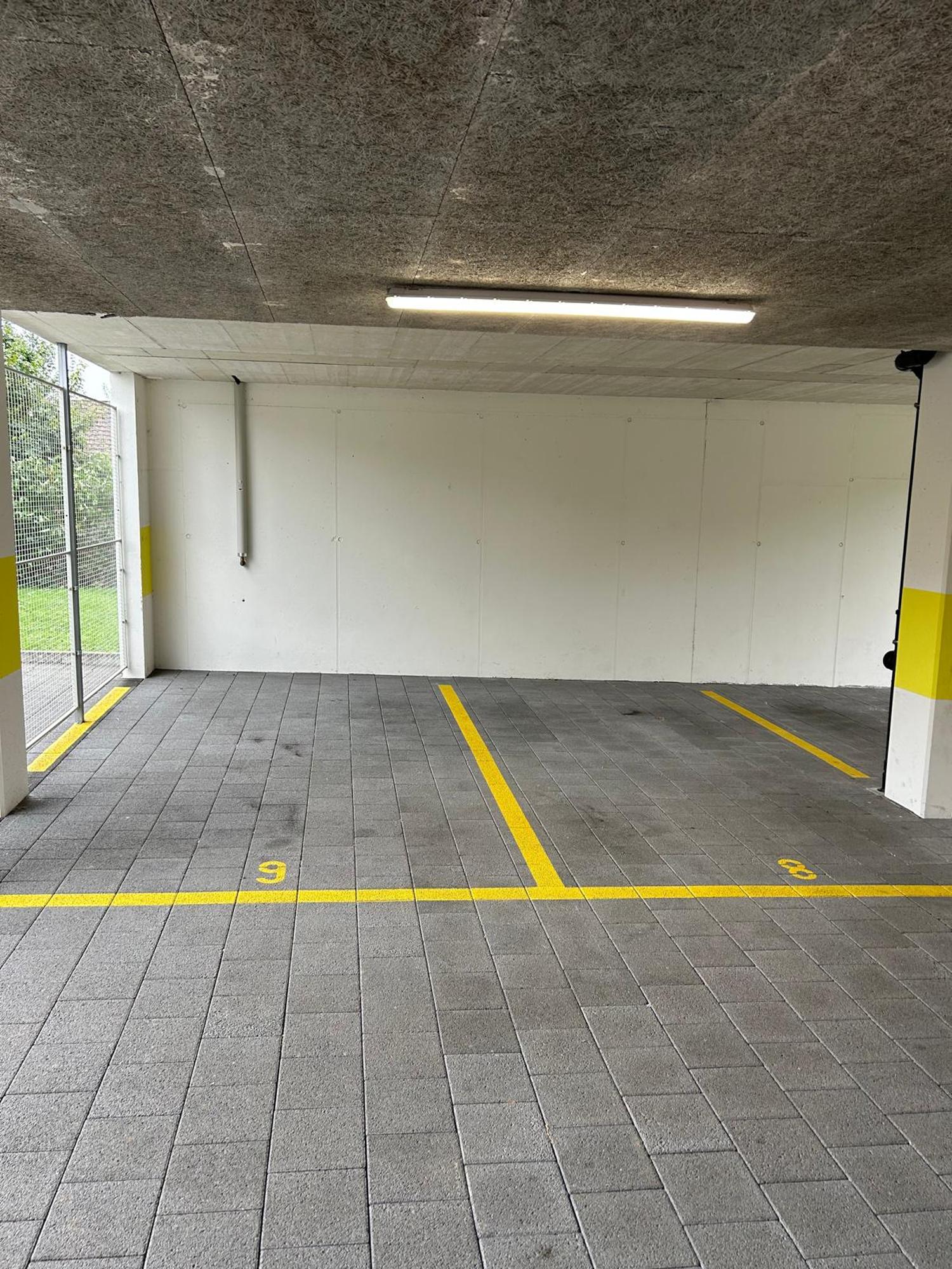 Covered slot - in Hauptstrasse 86 - for CHF 120