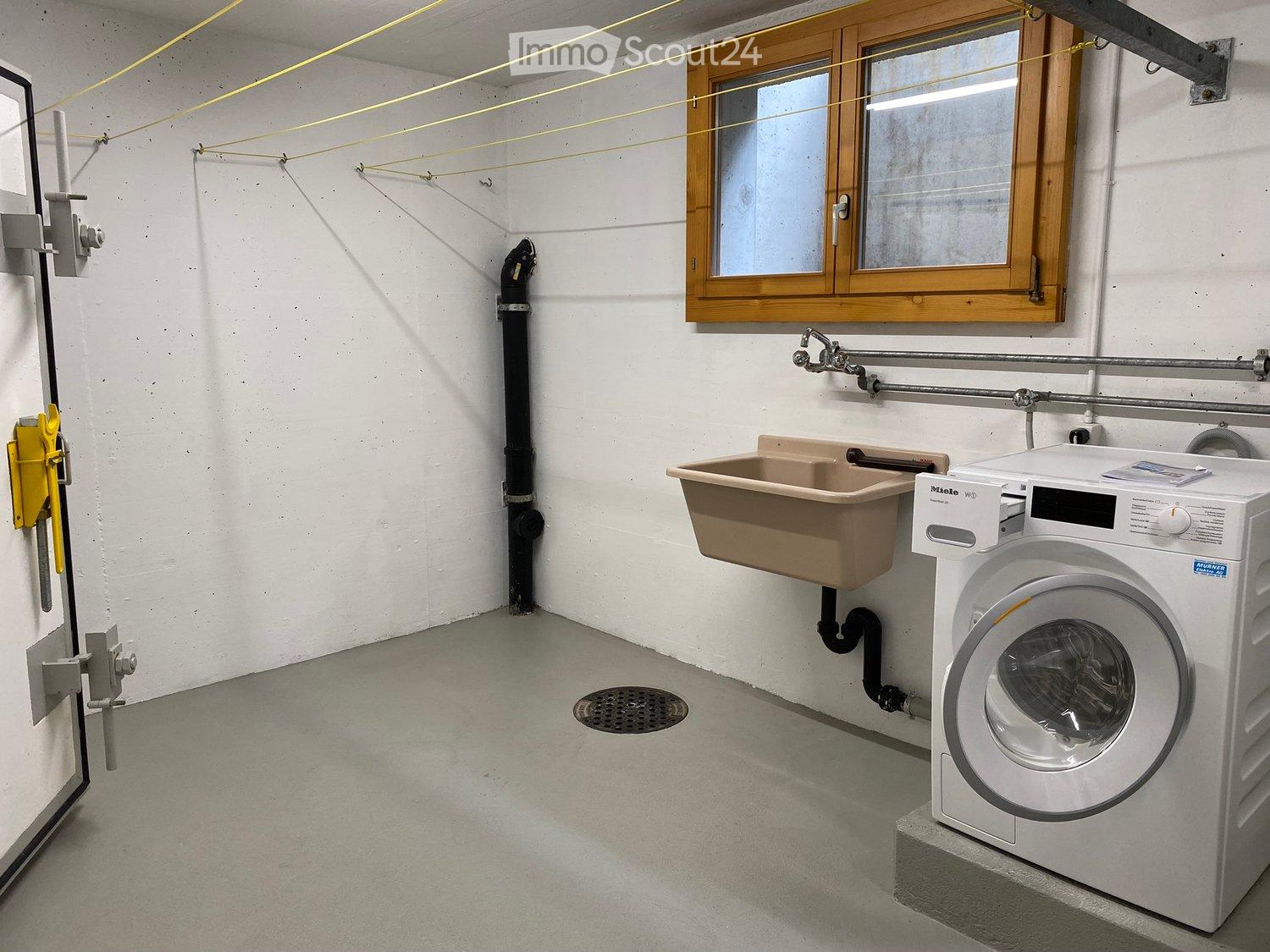 5 rooms - Bifamiliar house - in Walkeweg 21 - for CHF 2600 - 144 m²