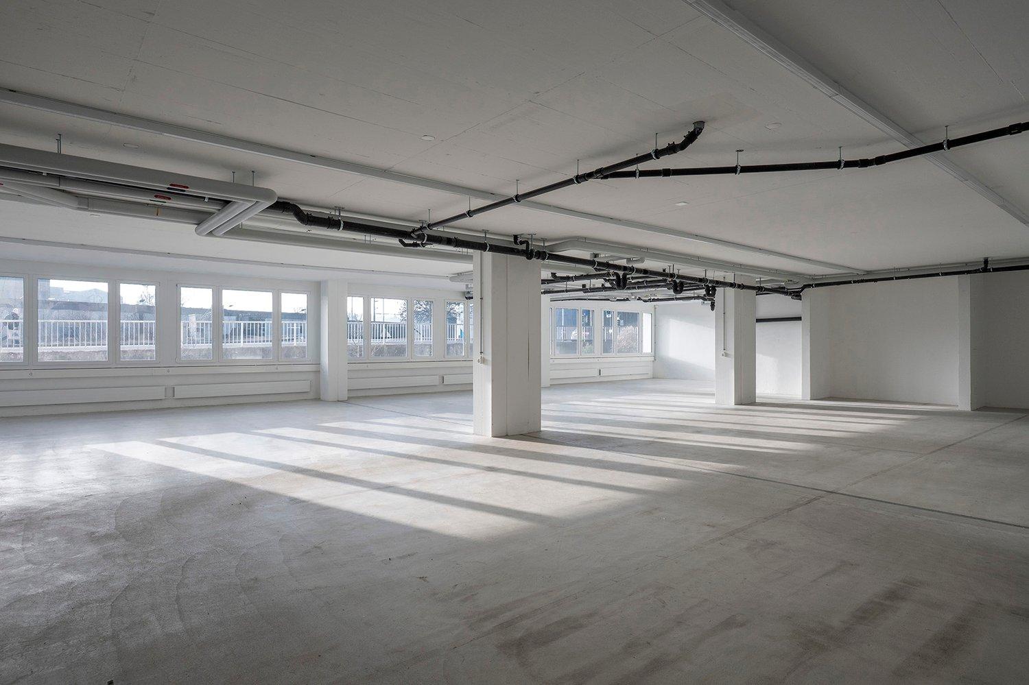 Dry storage room in top location