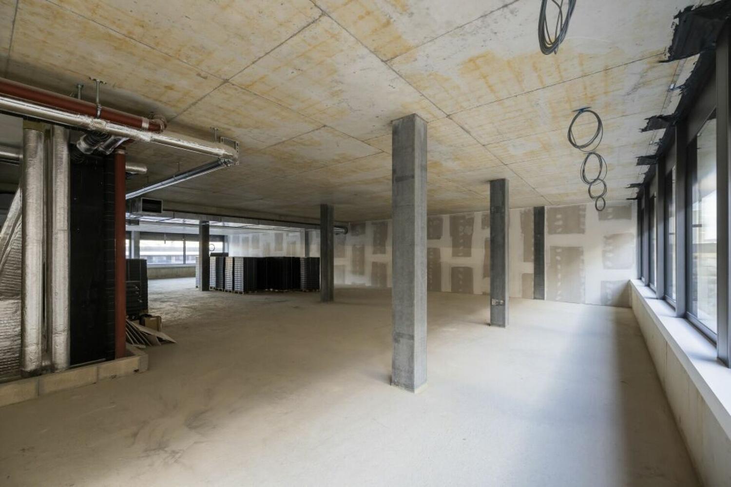 Surface of 363m2 just two steps from Morges Train Station