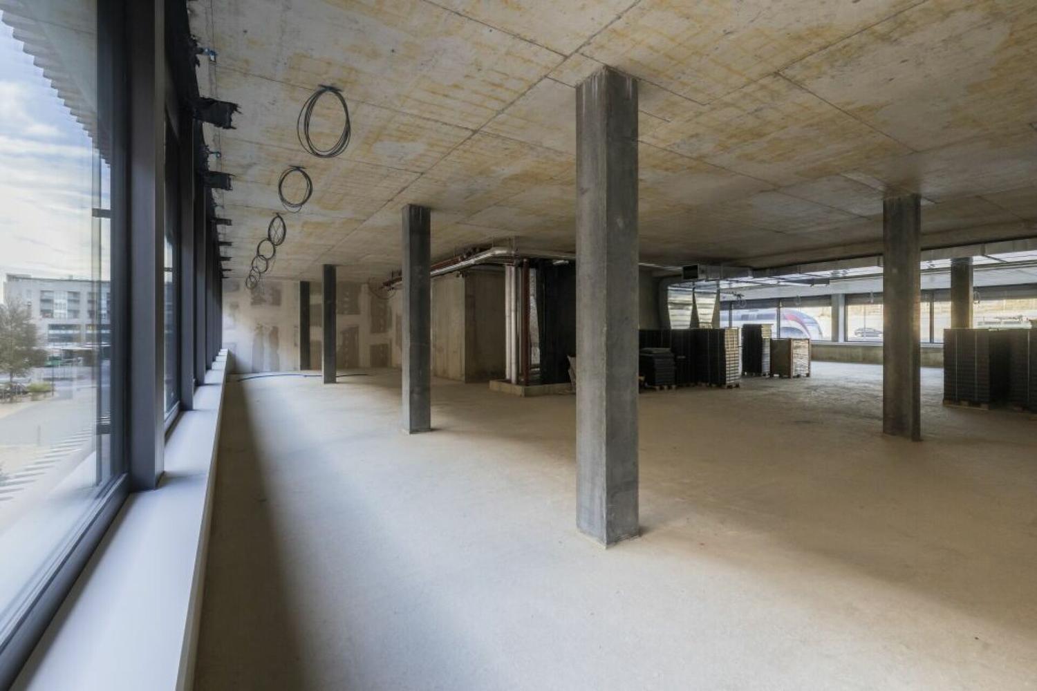 Surface of 363m2 just two steps from Morges Train Station