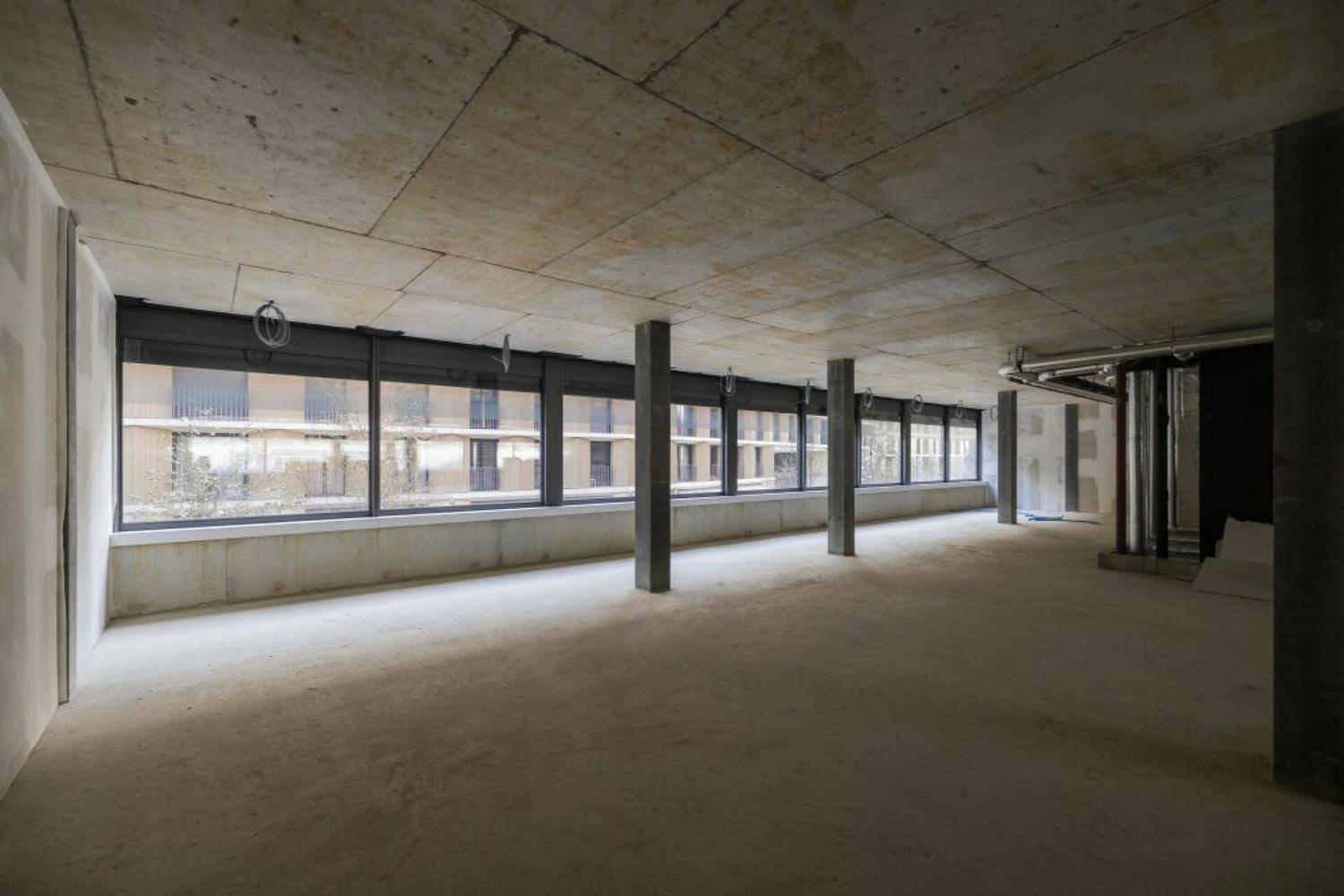 Surface of 363m2 just two steps from Morges Train Station