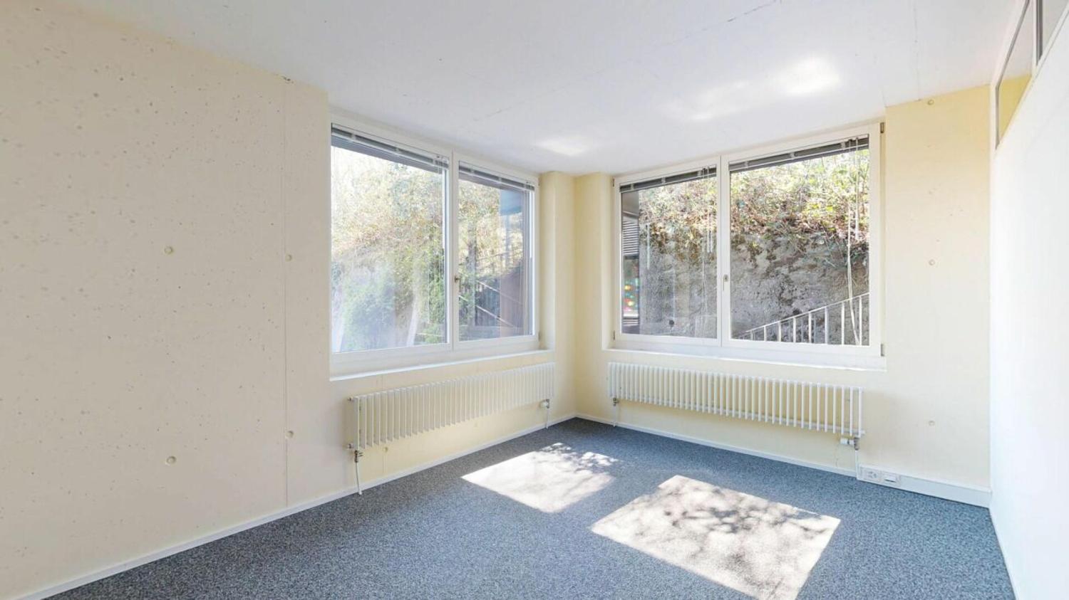 Moderner Gewerberaum mit 72 m² Fläche und 42 m² Empfangsbereich und ...