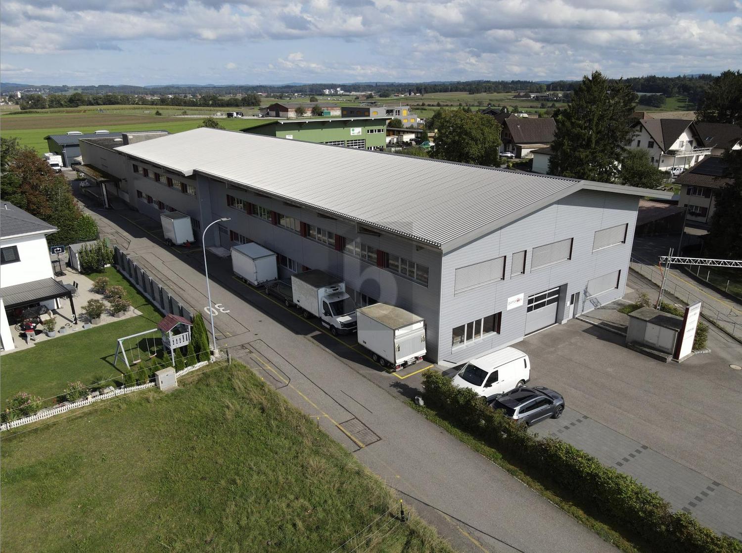 Proprietà commerciale con molte possibilità