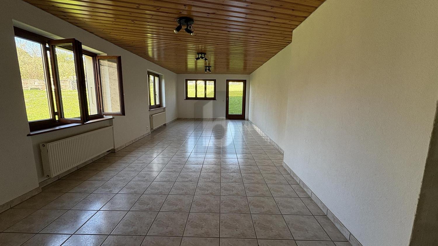 9½ Zimmer - Einfamilienhaus - für CHF 560000 - 240 m²