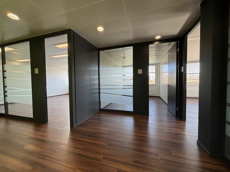 Superb office space of 1500 m2 in a very beautiful environment, very ...