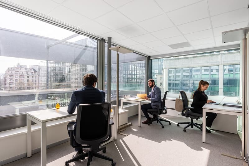 De magnifiques bureaux sur mesure pour 3 personnes à Spaces GENEVA ...