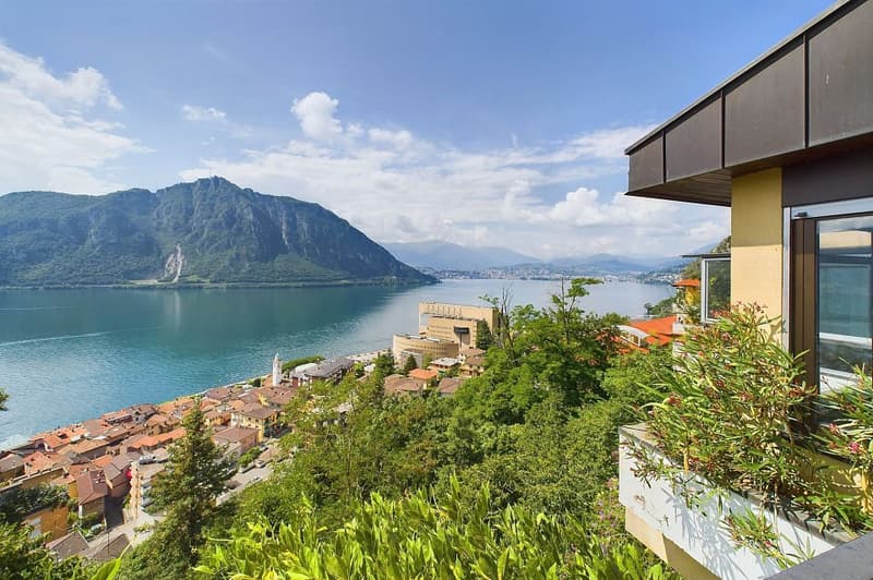 Einfamilienhaus inklusiv Einliegerwohnung mit Studio und wunderschönen Seesicht | ImmoScout24