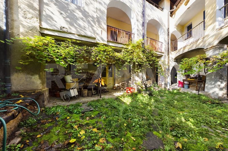 Maison - 14 pièces - pour CHF 850000 - 300 m²