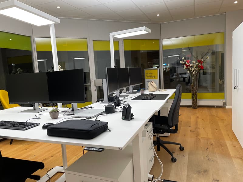 Ufficio e spazio commerciale