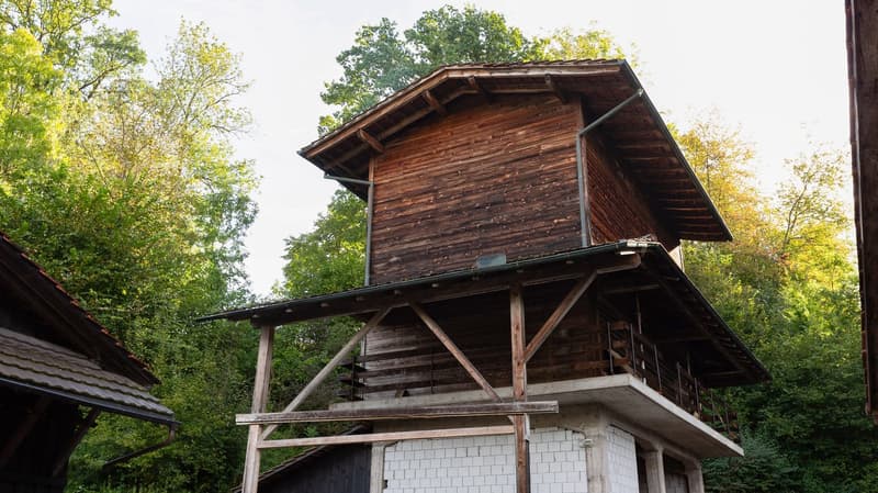 Unheated storage room on three floors