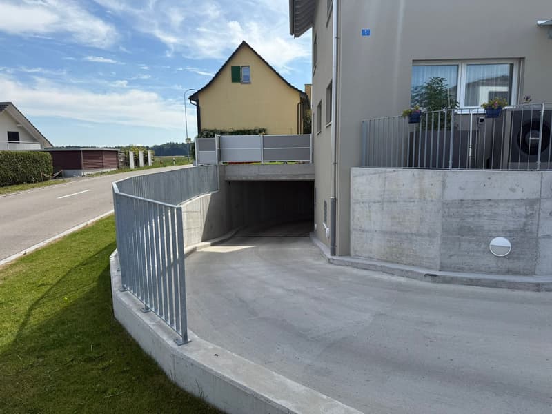 Covered slot - in Leestrasse 1 - for CHF 130 - New building