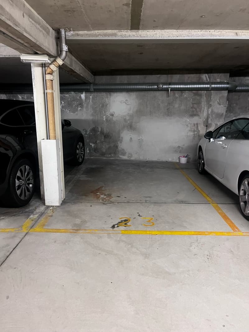 Covered slot - in Avenue du Midi 47b - for CHF 175