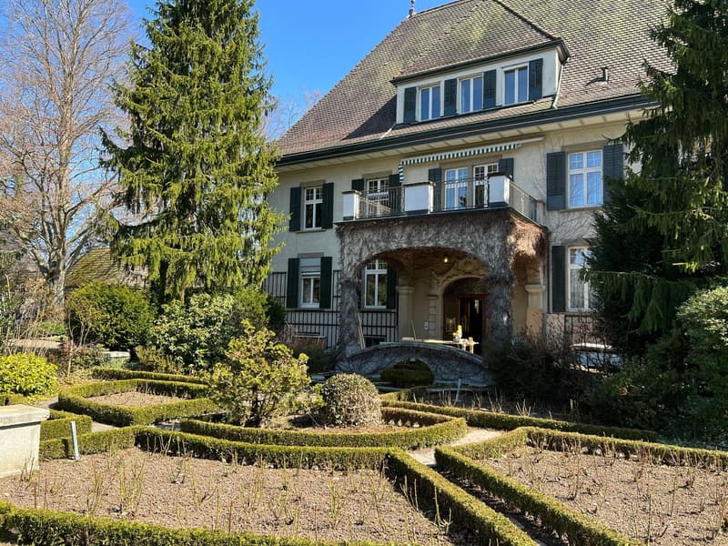 Representative villa with historic charm in a unique park setting ...