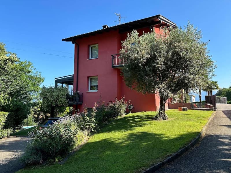 MODERNA VILLA IMMERSA NEL VERDE | ImmoScout24