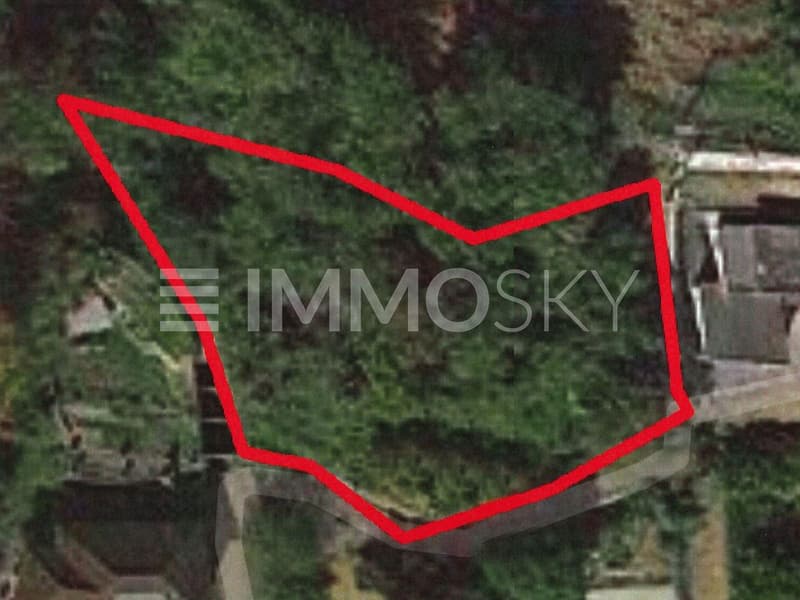 Terrain avec vue sur le lac pour un nouveau projet