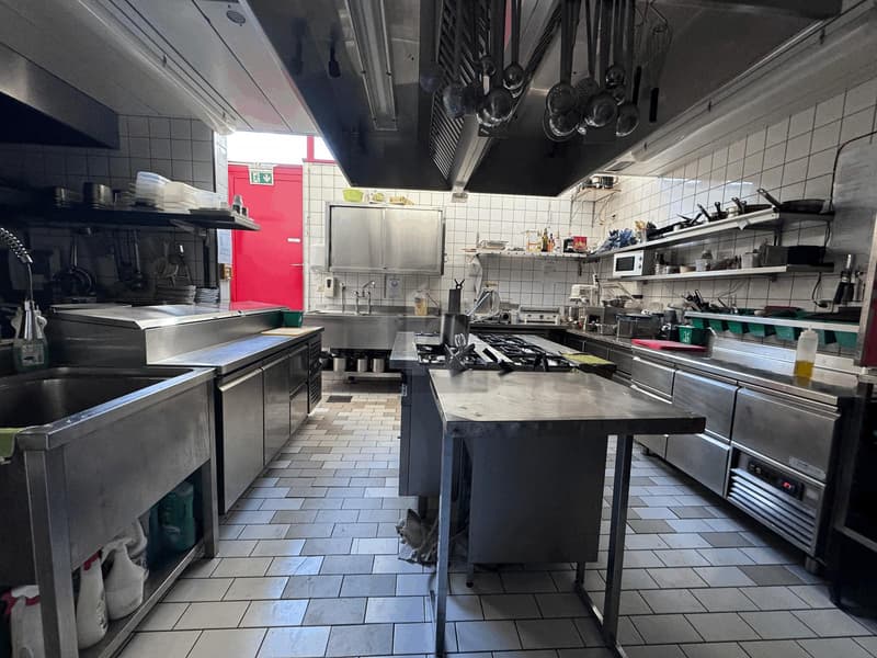 SPACIOUS RESTAURANT WITH TERRACE FOR 40 PEOPLE